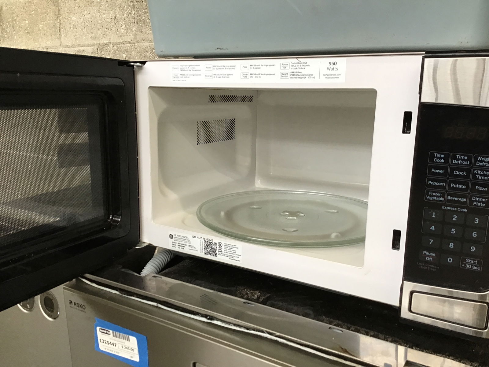2019 GE Countertop Microwave | Second Use Building Materials and Salvage