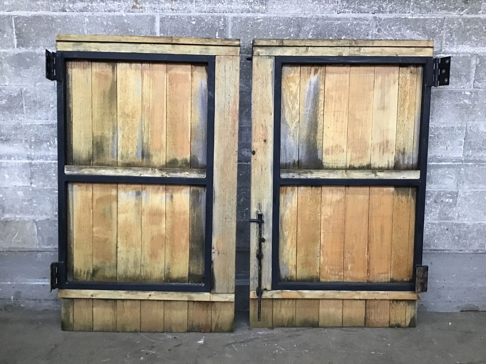 Cedar & Steel Gate | Second Use Building Materials and Salvage