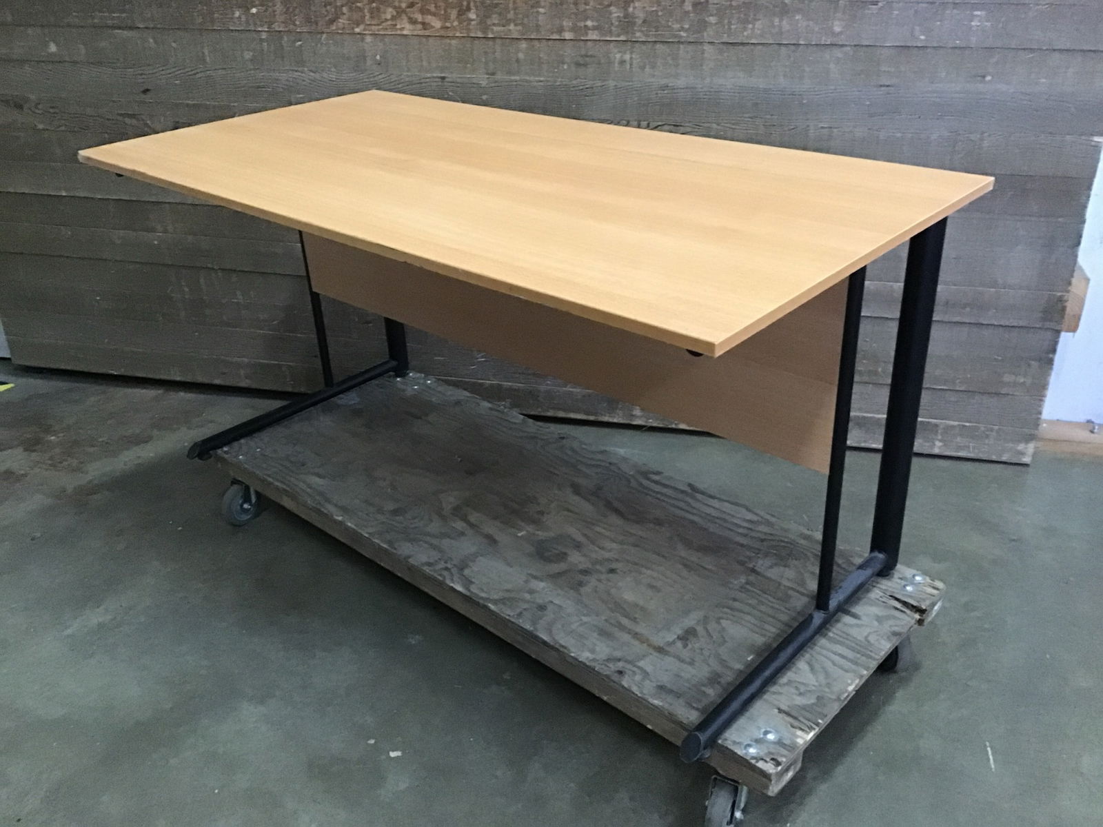 Simple Office Desk | Second Use Building Materials and Salvage